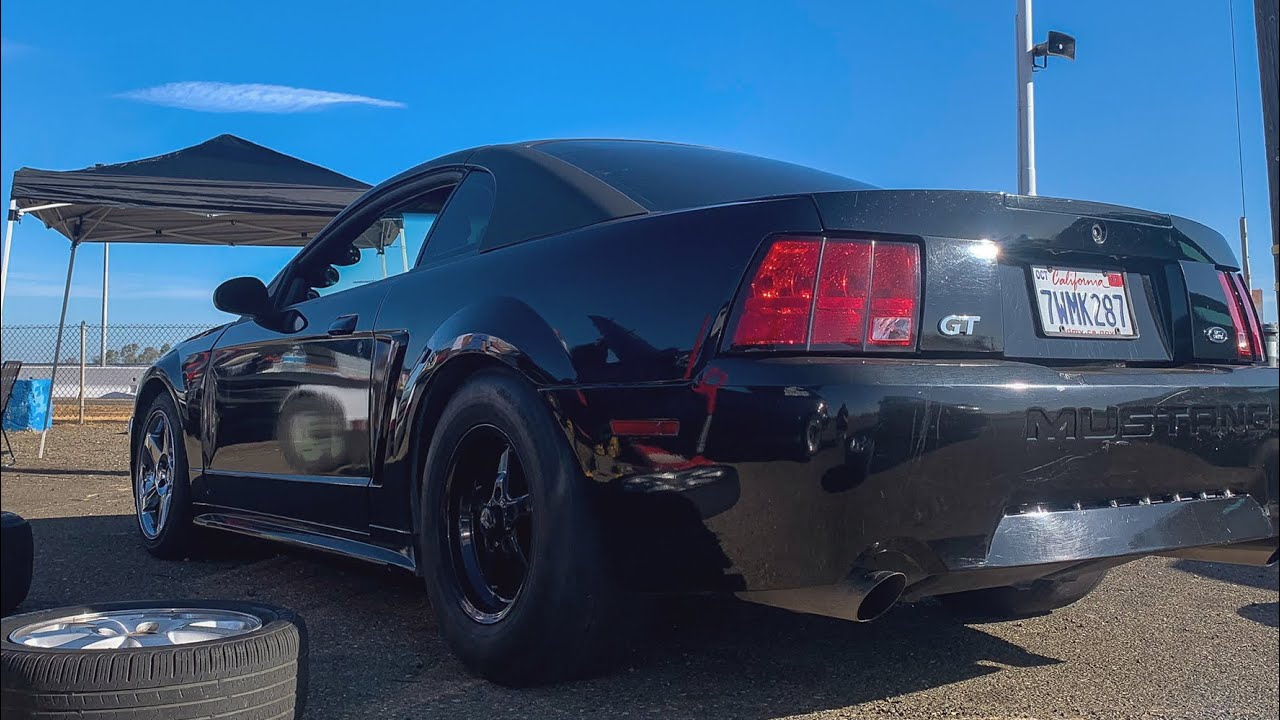 Stock 2v Mustang goes drag racing! - YouTube