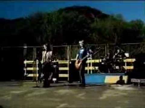Freak out! - avril lavigne! - YouTube