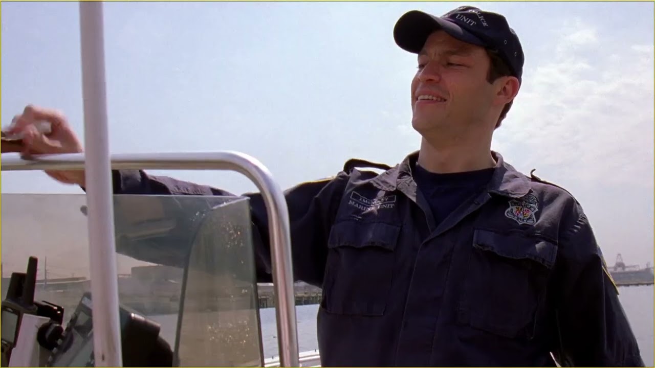 Bubs/Mcnulty Boat Scene "The Wire" season 2 - YouTube