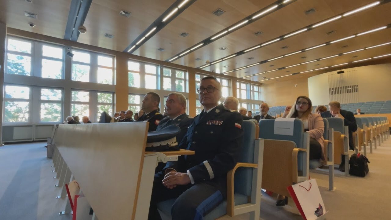 W UJD ponad podziałami - YouTube