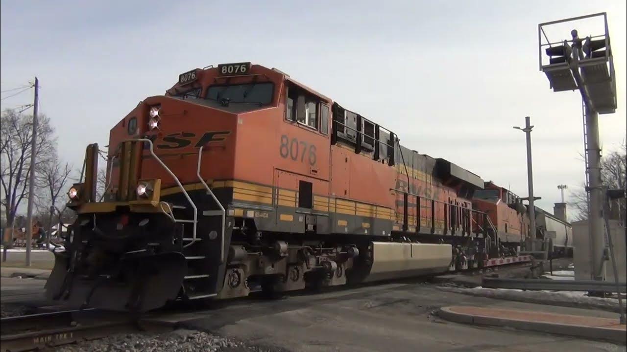 BNSF #8076 Leads EB STLX Grain Train. Olathe, KS 1/25/25 - YouTube