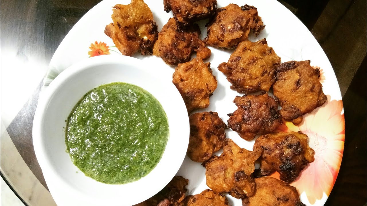 Cabbage Mung daal pakoda || মুগ ডাল বাঁধাকপির বড়া - YouTube