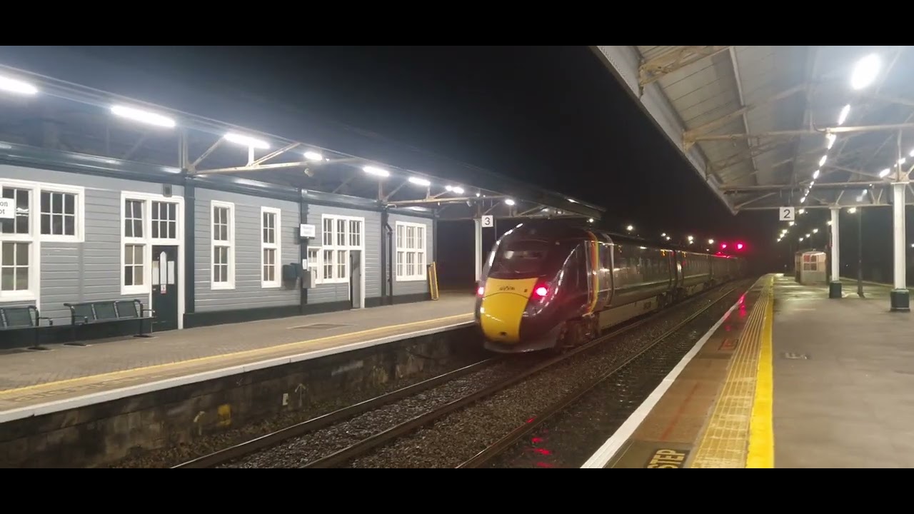 GWR Trainbow Pride Hitachi Set 800008 Is Working 2U32 1650 Penzance to ...