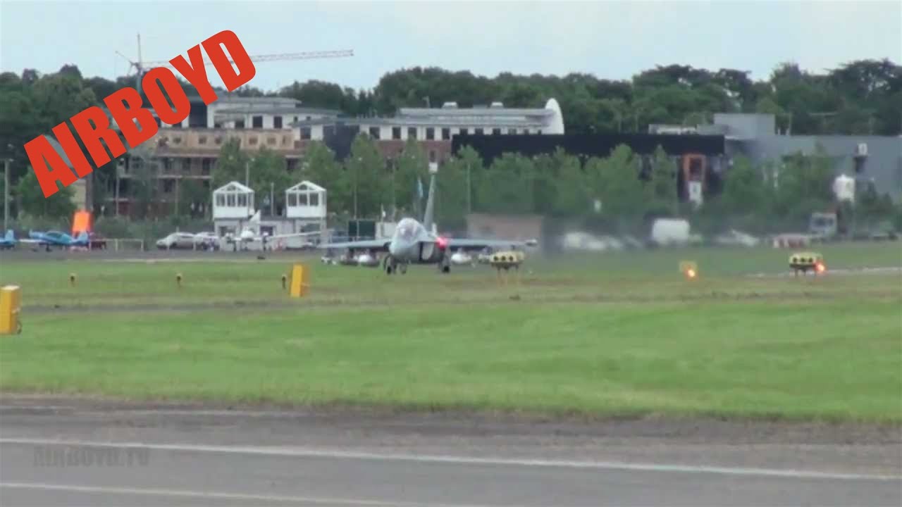 Yak-130 Engine Intake Doors Opening - YouTube