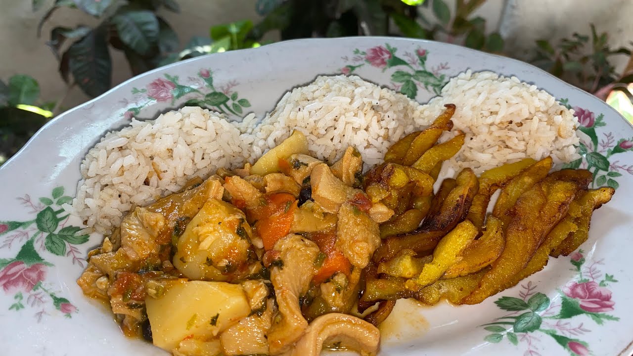 Mondongo guisado con arroz de coco y plátano en tirita #mondongo # ...