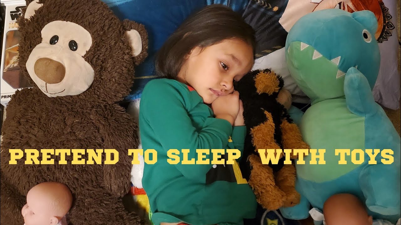 Pretend to Sleep with Toys 🧸😴 - YouTube