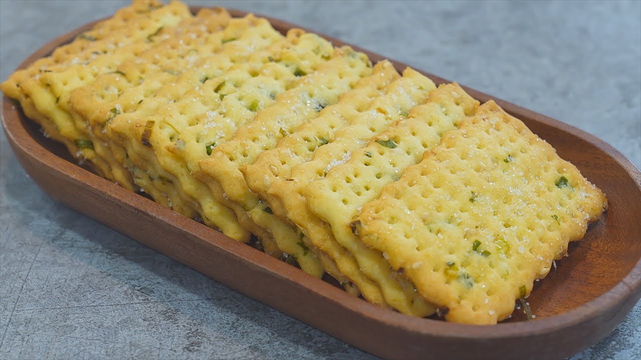 Perfect Cracker Recipe ! Easy and Delicious ! Saltine crackers with ...