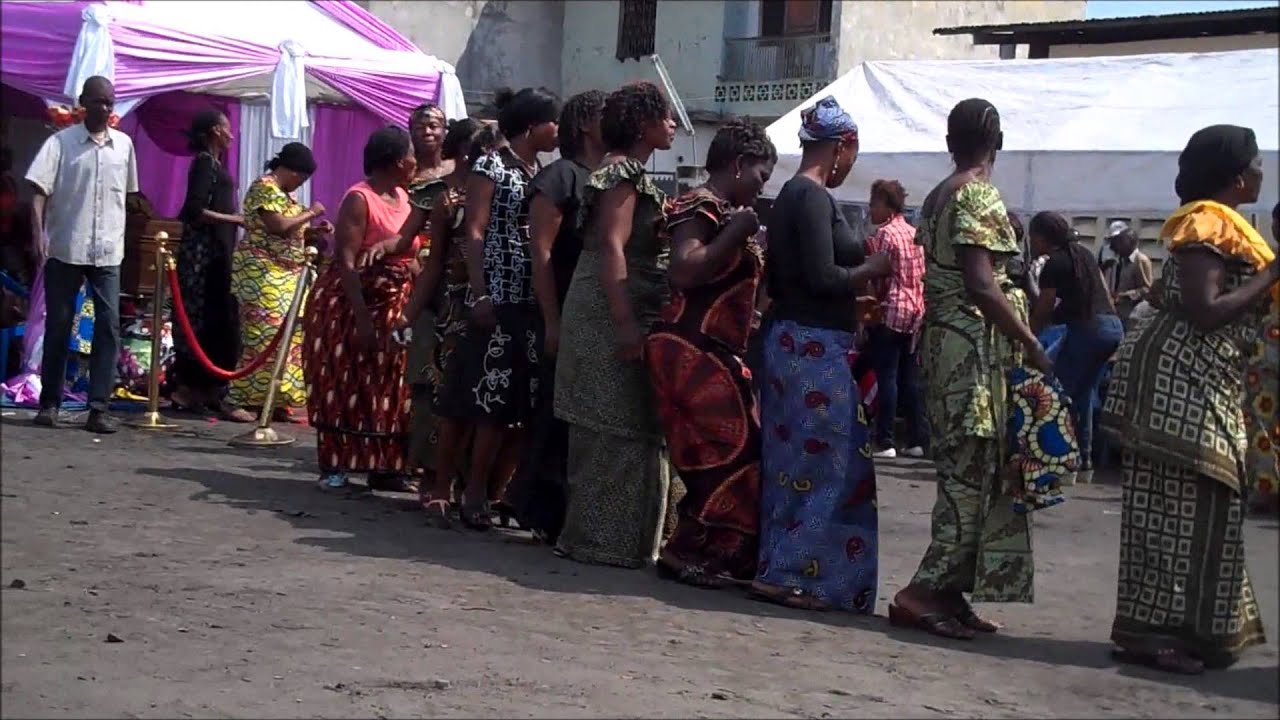 Kinshasa: Congo women dancing at a funeral ~ Les kinoises dansent à la ...