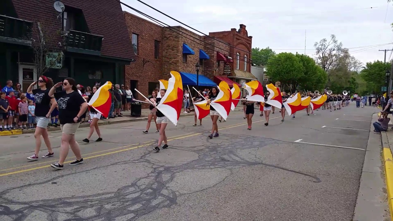 Brandon HS Marching Band Memorial day parade 2015 - YouTube