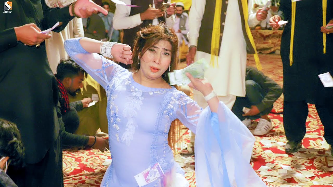 Chips De Wang Karari , Gul Mishal Dance Performance 2022 - YouTube