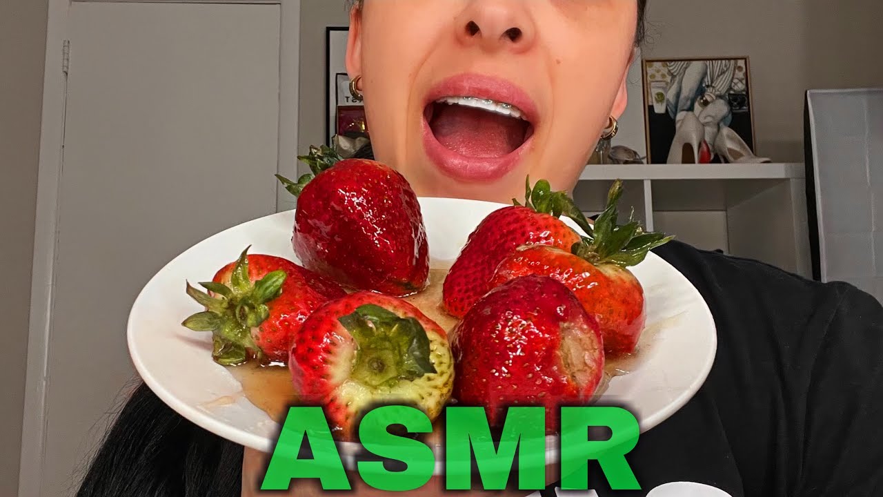 Giant strawberries ASMR | eating sound - YouTube