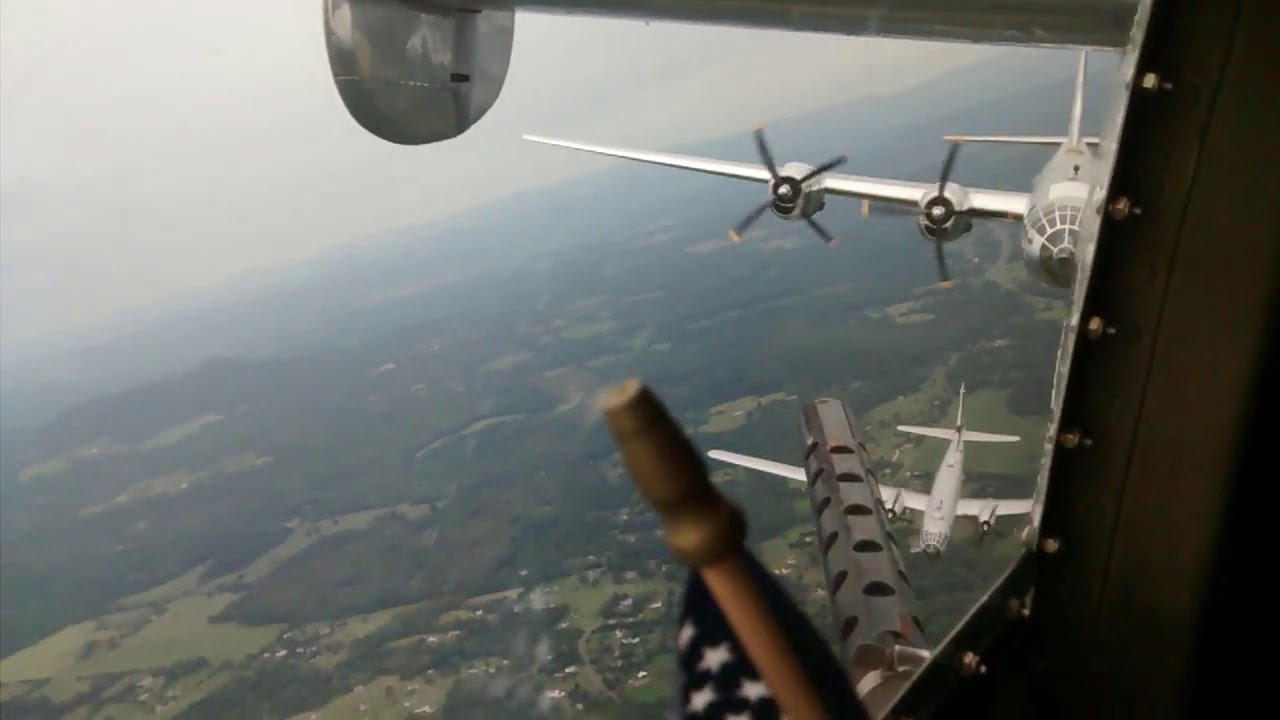 B-29's FIFI and Doc flying in formation - YouTube