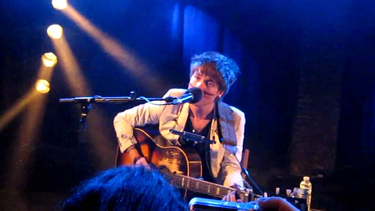nevershoutnever - harmony. live in paris @la maroquinerie. 16.06.2010 - YouTube