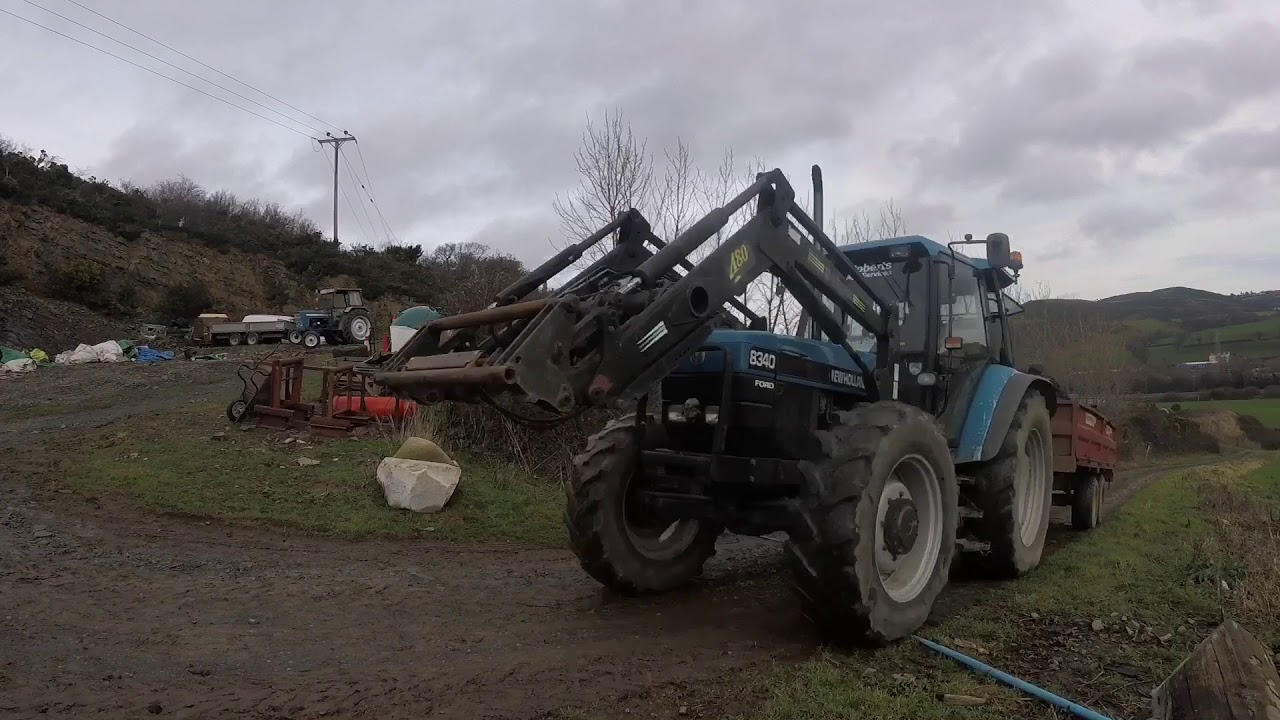 JCB 802 & Newholland 8340 mucking out a sheep shed |GOPRO session 5 ...