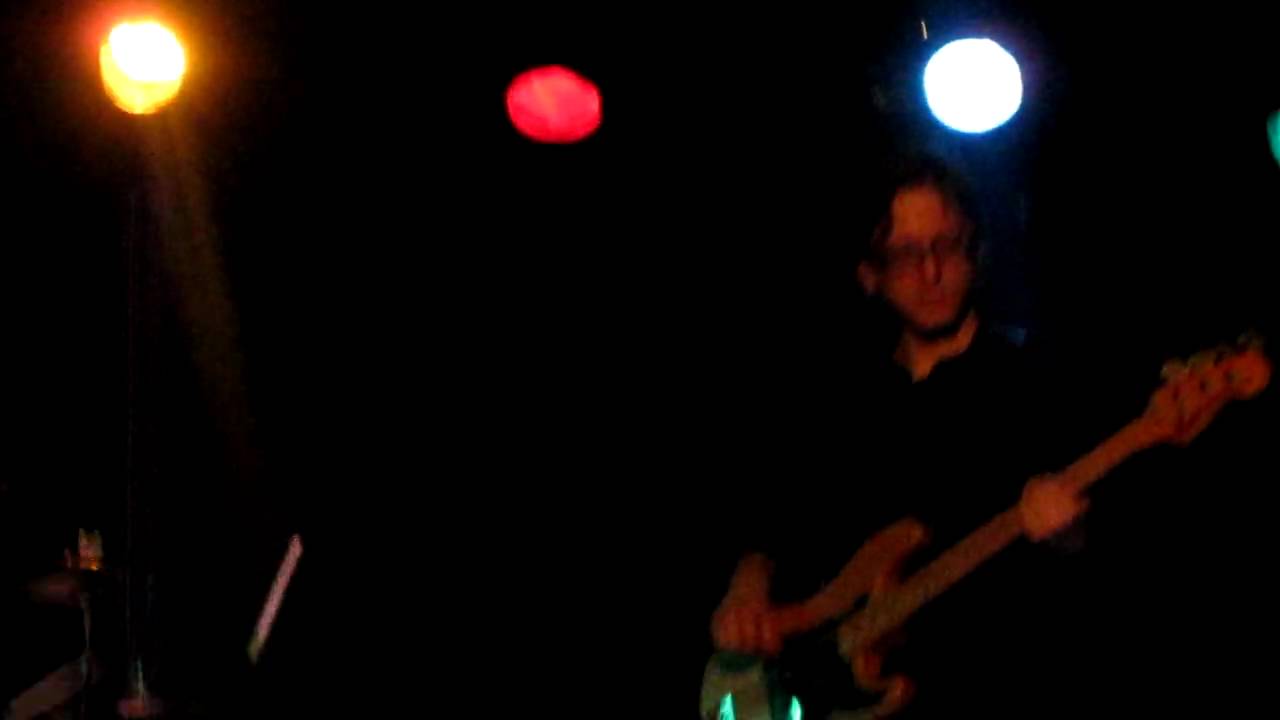 Lisa Bianco performs Sun Glare (including stage dive!) @ Mercury Lounge ...