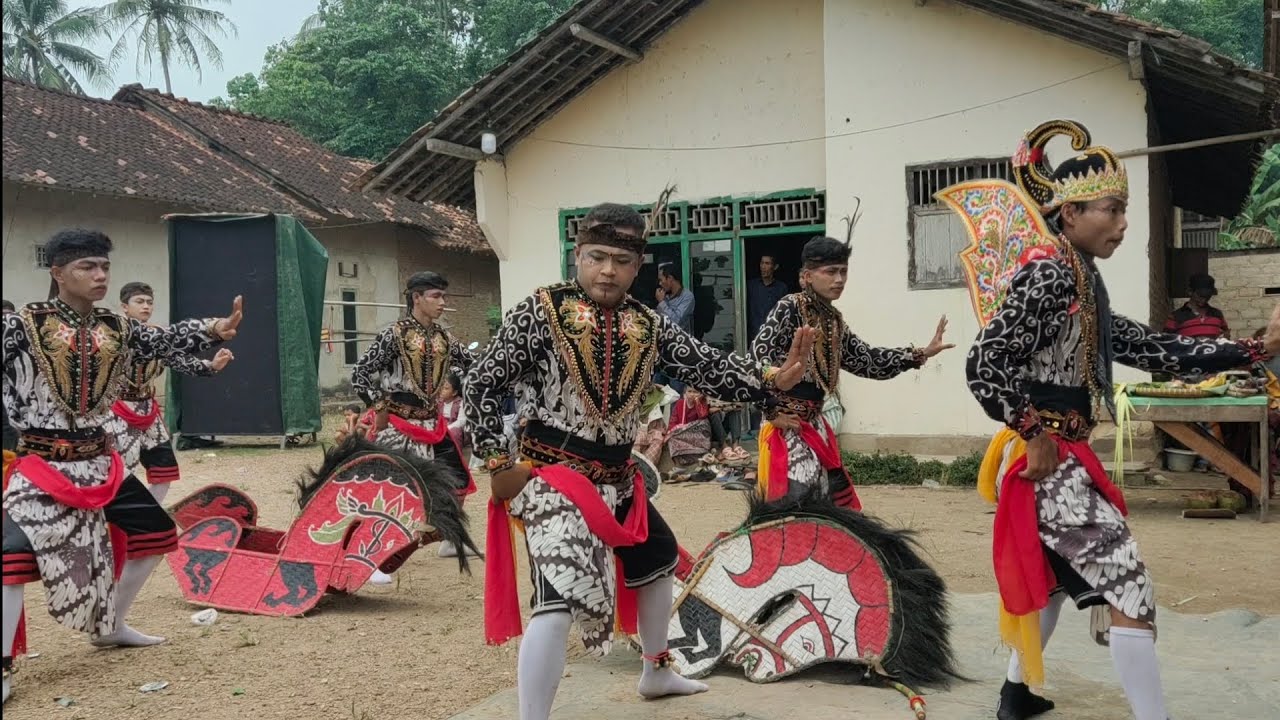 jaranan Toto Turonggo Mudo - YouTube