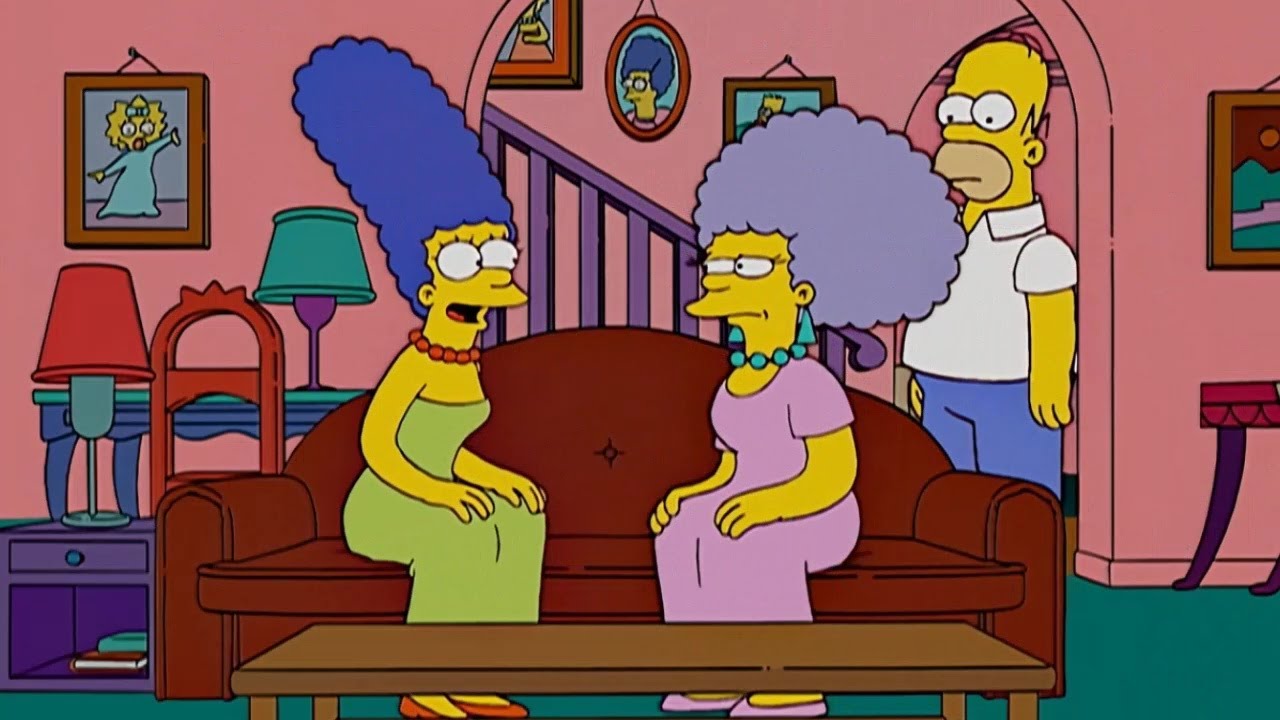 Patty sale del clóset con Marge | Los Simpson Latino - YouTube