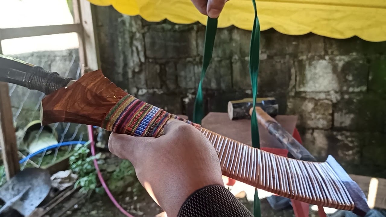 How to do the rope tie on my Yakan Pira. - AJ Blade Reviews - YouTube