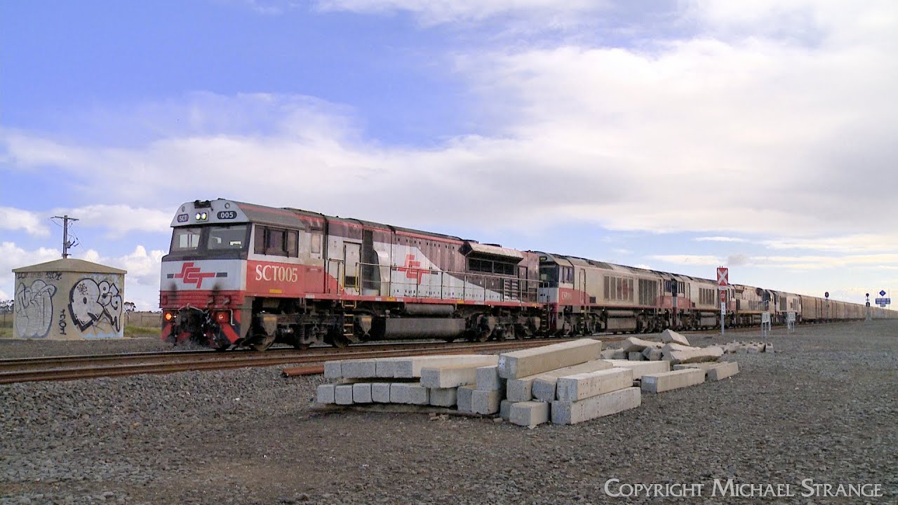 SCT 5PM9 Mixed Freight & Steel Train With 5 Diesel Locomotives (18/5 ...