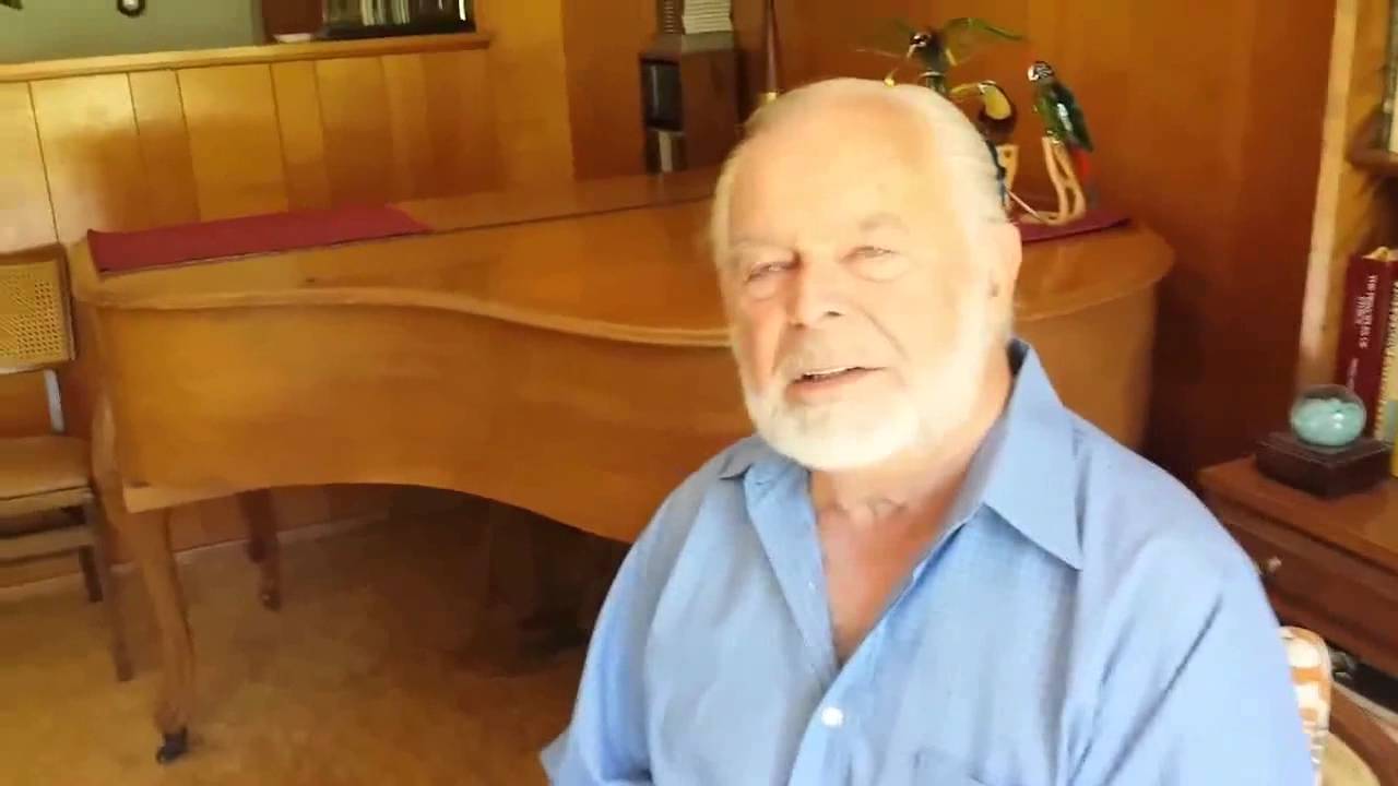 The Legendary - G. Edward Griffin and Karatbars ! - YouTube