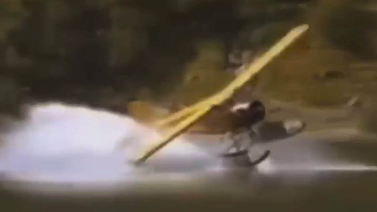 Sea Plane Lands Too Fast - daily dose of aviation - YouTube