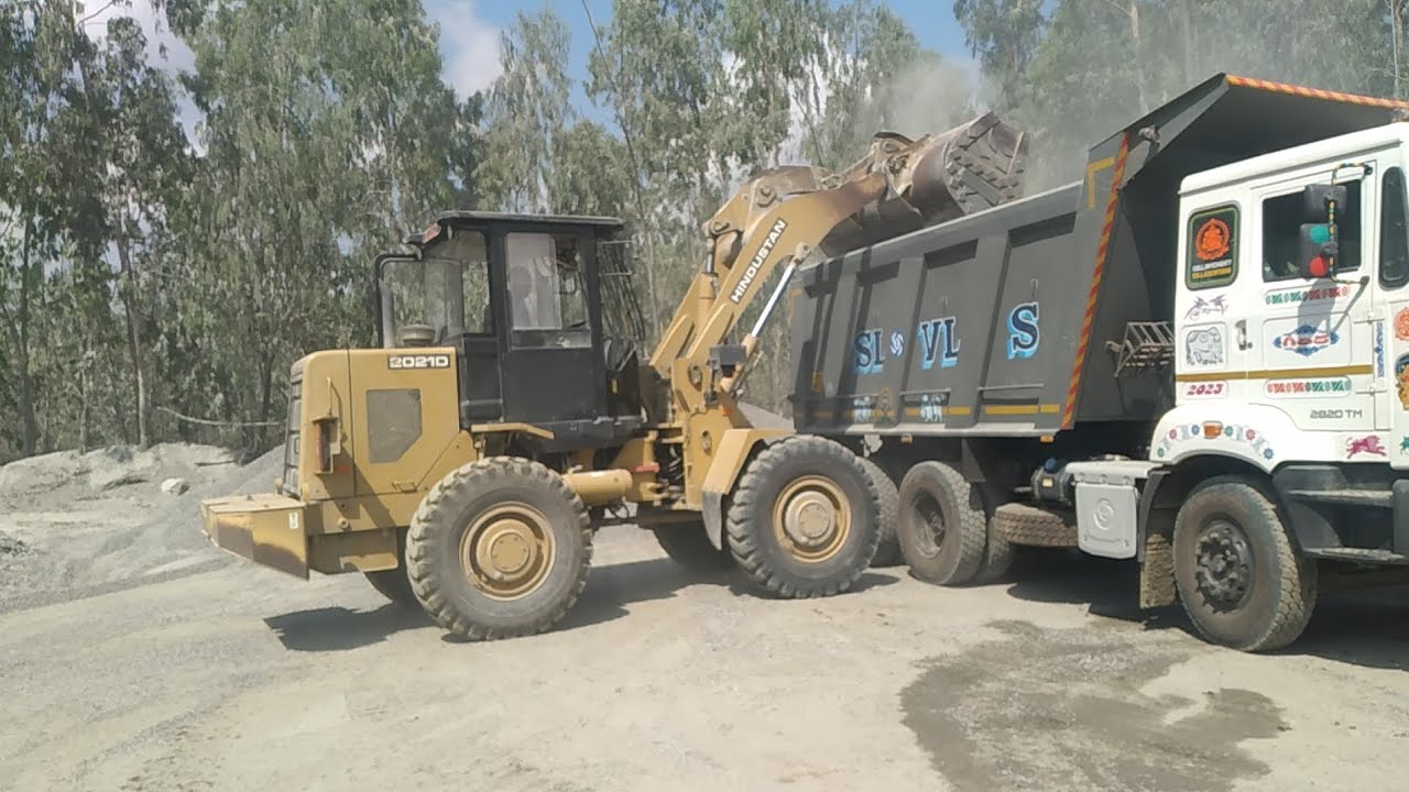 Hindustan wheel Loader 2021D vs Ashok Leyland Tipper Stone dust Loading ...