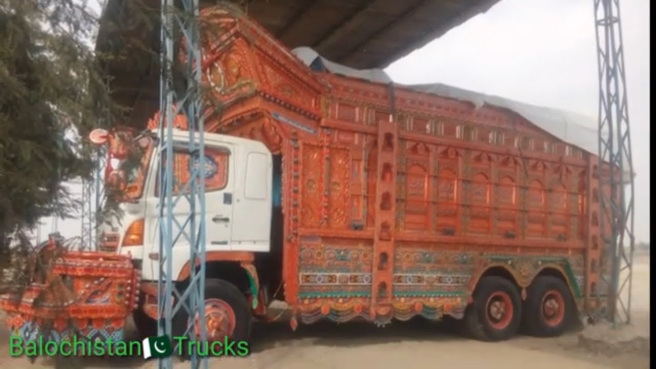 Beautiful Trucks of Pakistan|| Hino FM8J 10 Wheeler Truck|| Walk around ...