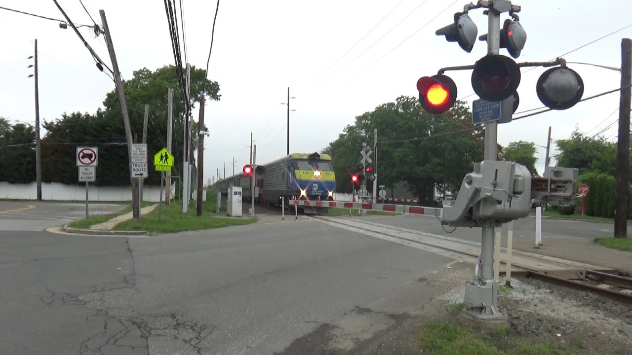 LIRR 402 Double Decker to Montauk with K5LL Horn - Grand Ave Railroad ...