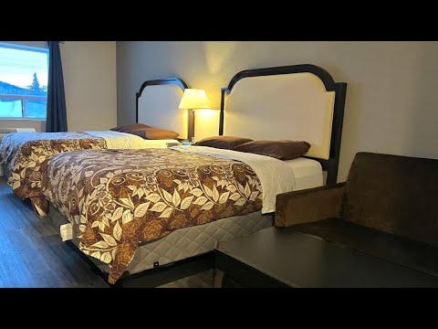 Big Bird Inn, Wawa, Canada - YouTube