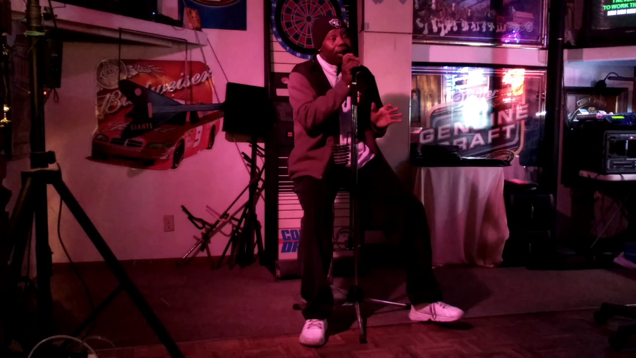 Woody(Warren Walker ) Sings another great Jam at Diamond Jim's Miwuk ...