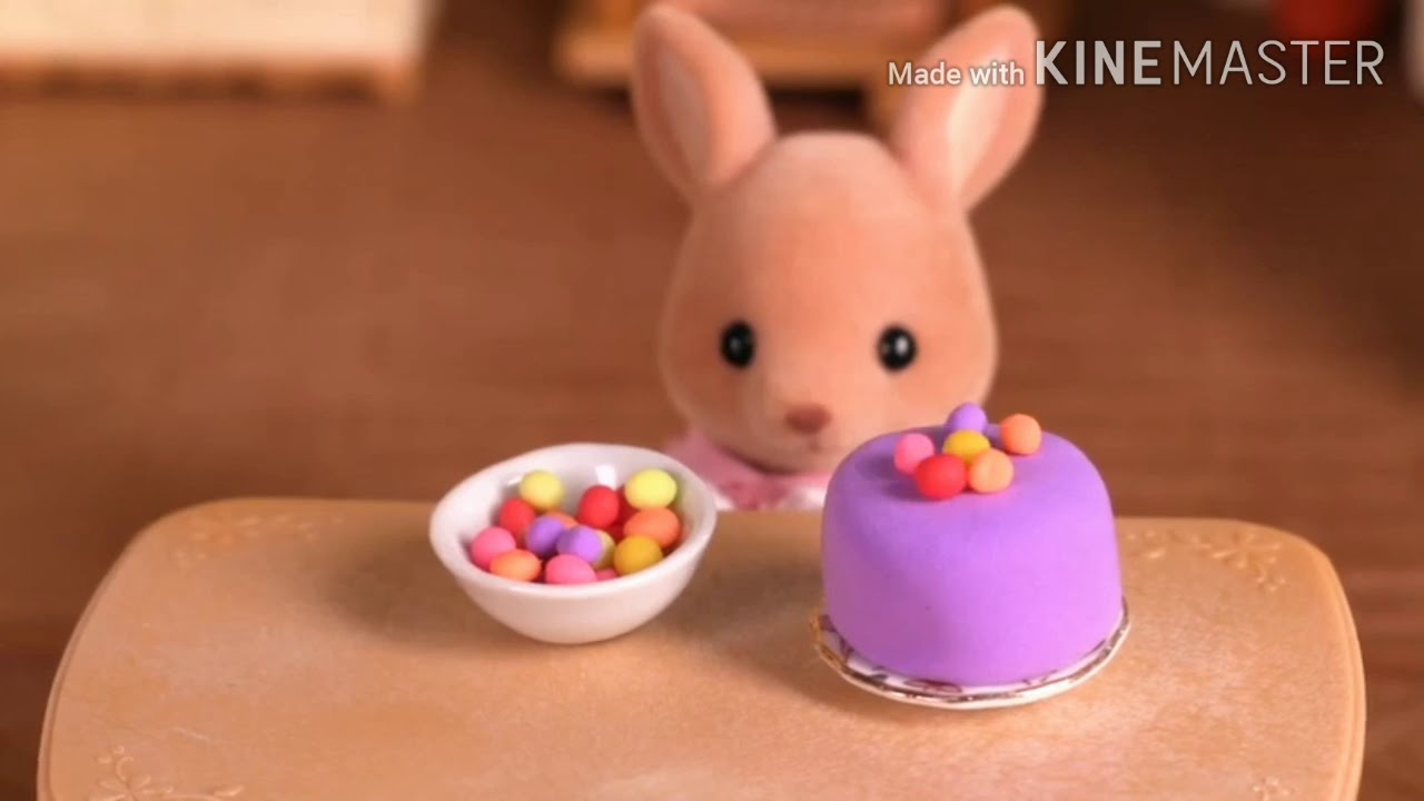Spring Clean 🌸| Toy Play Compilation | Calico Critters - YouTube