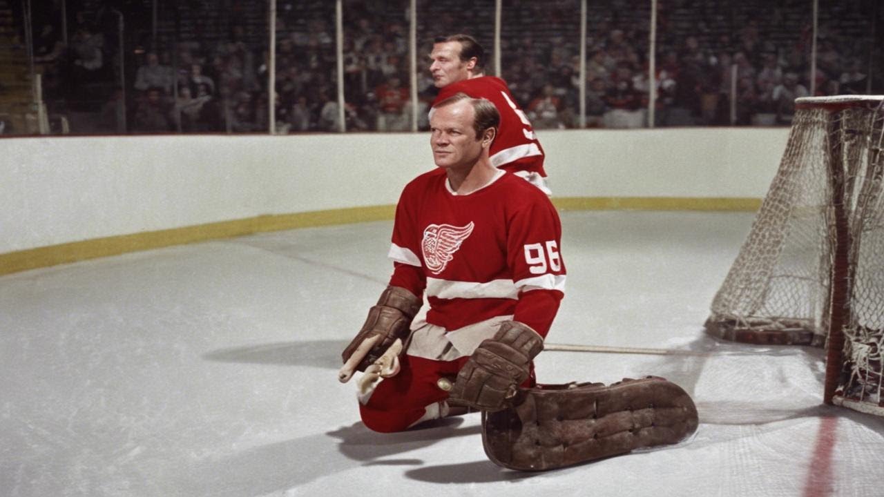 The Legendary Career of Gordie Howe - What Made Him an Icon in Ice ...