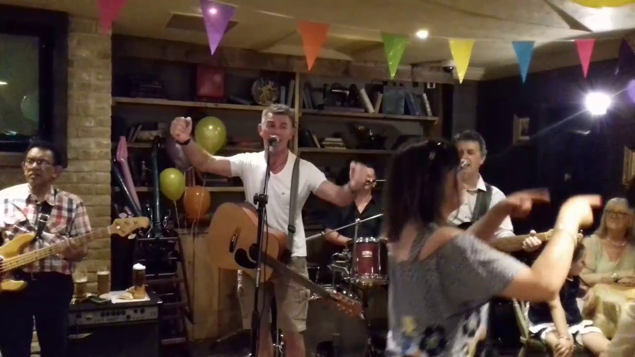 Boston Rose sang by Martin Ruddy at Tommy Flynns Holloway - YouTube