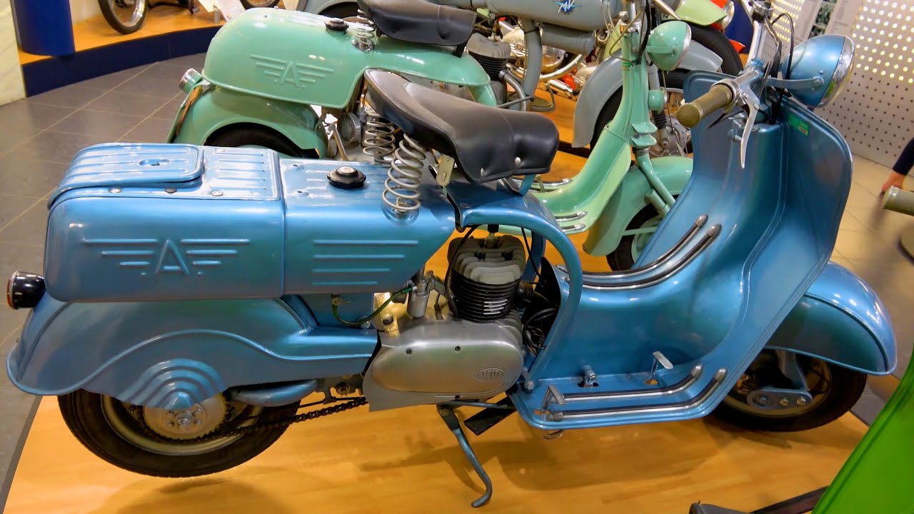 MV Agusta Scooter 125 CGT - 1951 (blue) - YouTube