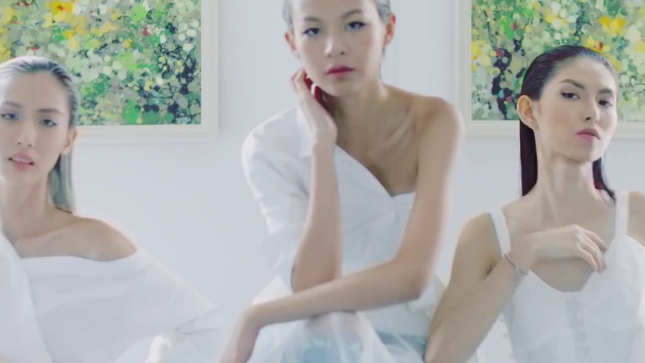 FASHION FILM "THE IT GIRL" - YouTube