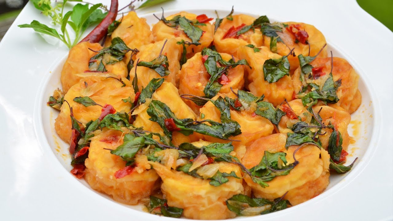 PAD KRAPAU ผัดกระเพรา Thai spicy Basilikum mit soft Tofu | - YouTube