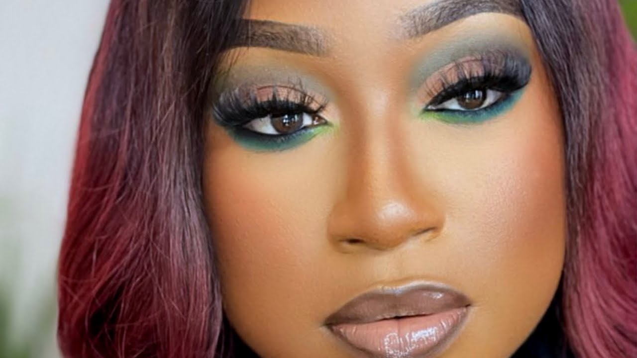 Green Fall Eyeshadow Tutorial #makeuptutorial #makeupshorts #eyeshadowtutorial #fallmakeup - YouTube