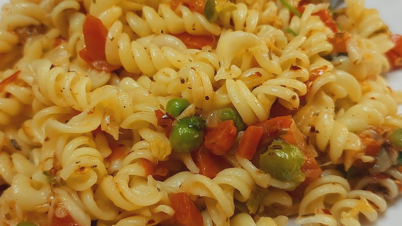 Indian street style pasta || Indian style pasta - YouTube