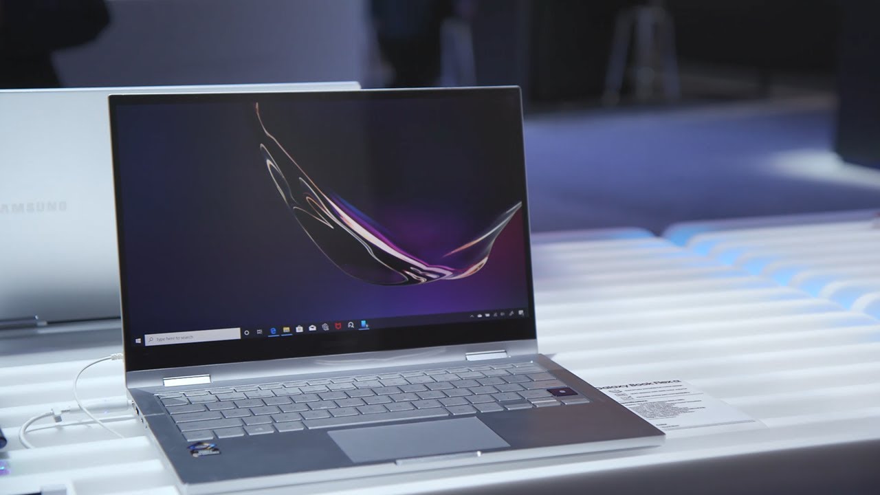 The “World’s First QLED Display in a Notebook” from Samsung - YouTube