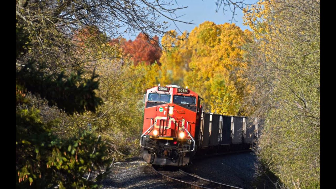 ORE TRAIN!!! Canadian National - YouTube