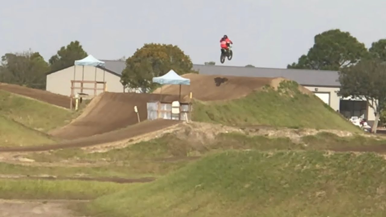 Jumping the Step-up on MX1 MotoBros Okeechobee MX - YouTube