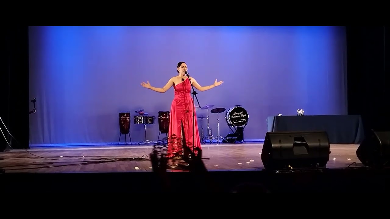 kelain García interpretando El Triste en el Teatro Ignacio de la Llave ...