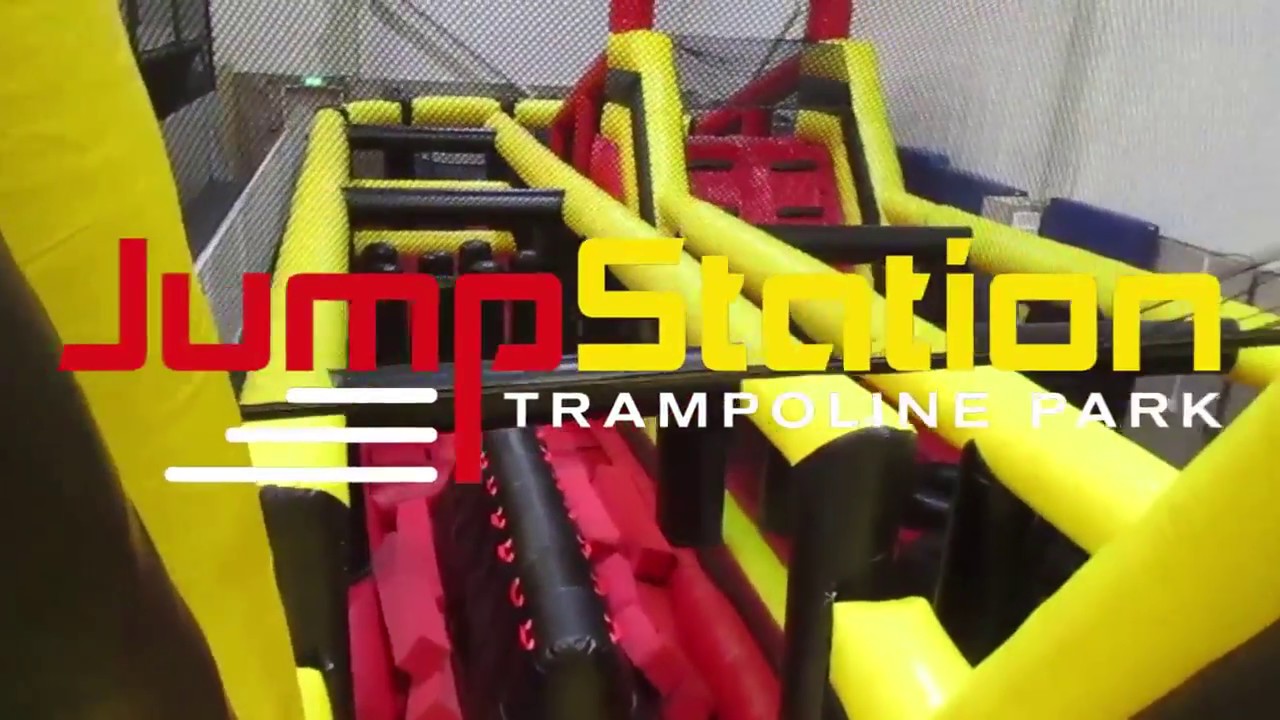 INFLATABLE ASSAULT COURSE AT JUMPSTATION! - YouTube