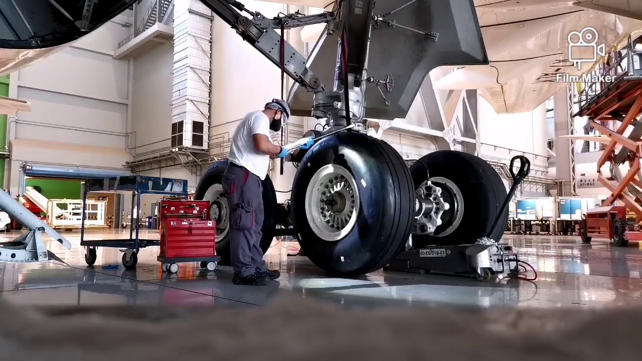 wheel replacement A350-900 - YouTube
