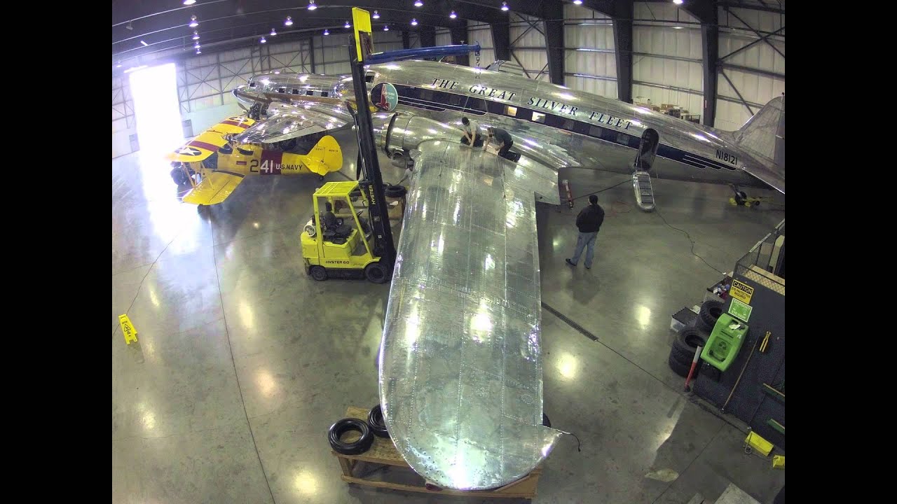 Wing Pull on Douglas DC-3 Time Lapse - YouTube