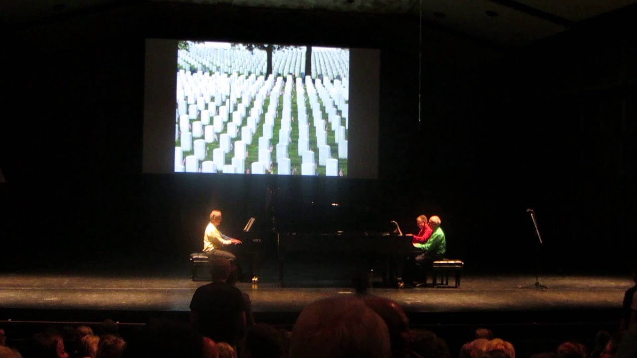 BYU Men's Chorus Flash Mob - American Piano Quartet - YouTube