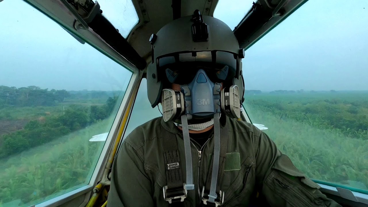 Aplicacion aérea sobre cultivo de banano 2020 Colombia.. Cessna 188 ...