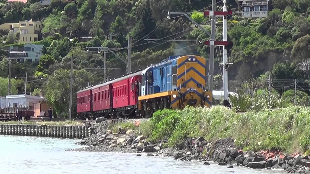 Rail 150: Ferrymead Heritage Park Live Display (HD) - YouTube