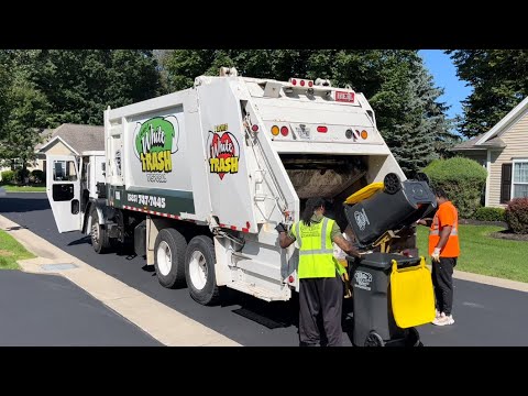 Whites Disposal Mack LEU Heil Rear Loader Garbage Truck With Fast ...