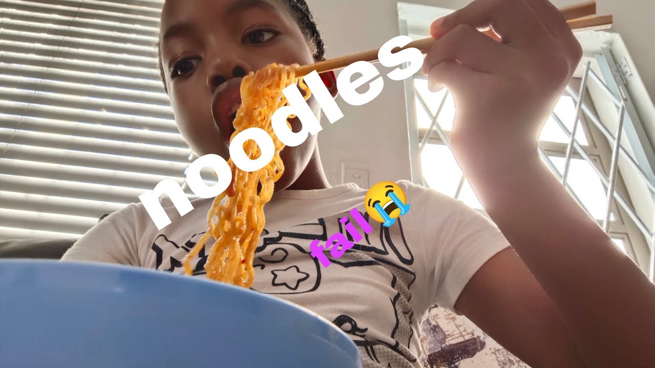 EATING SPICY NOODLES *FAIL* ALMOST DIED 😭😭😭😭 - YouTube